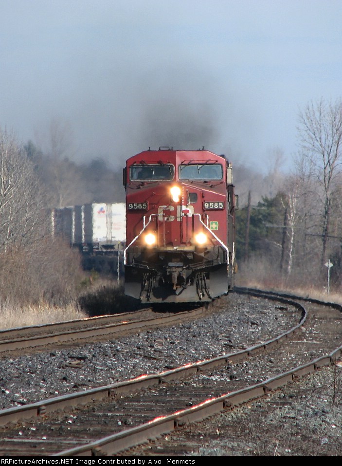 CP 9585 at Spicer Siding